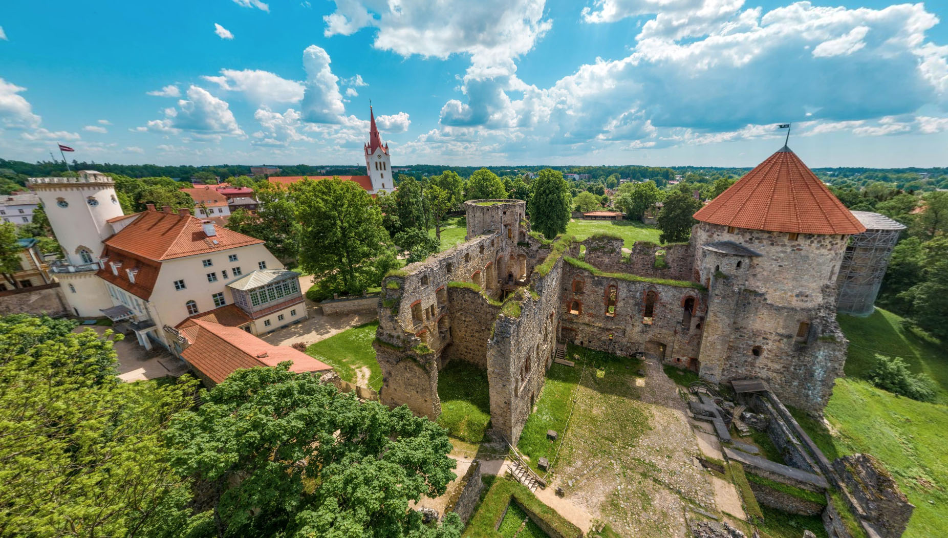 Cesu Castle 360° virtual tour - LATVIA INSIDE VR - Discover Latvia in ...